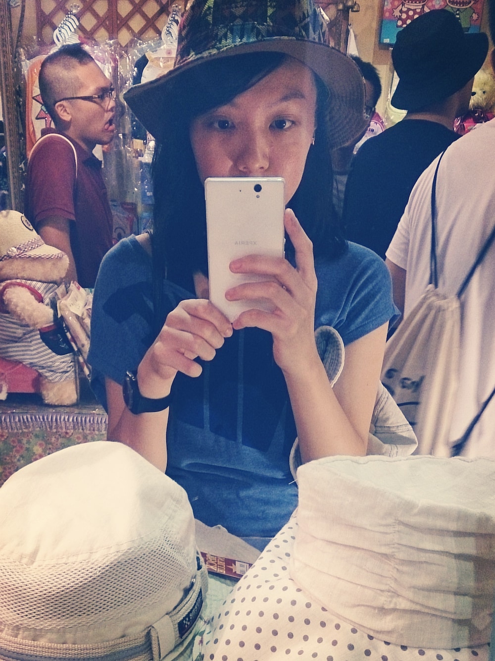 Yi Han Lee｜SWATCHの置時計を使ったコーディネート - WEAR