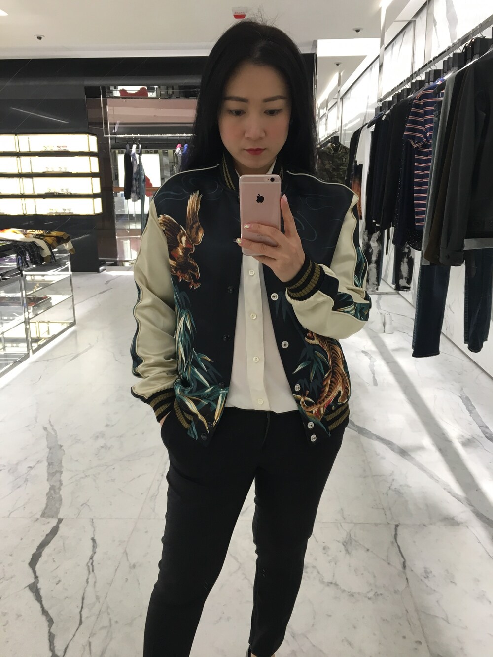 Ms.Aman Li｜SAINT LAURENT PARISのスタジャンを使ったコーディネート - WEAR