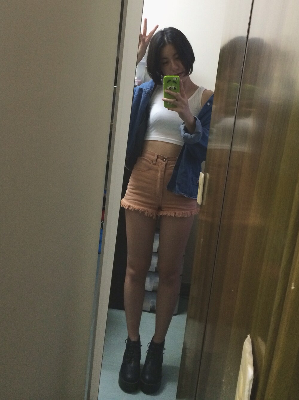 Lesley Selah｜reno & donnaのデニムパンツを使ったコーディネート - WEAR